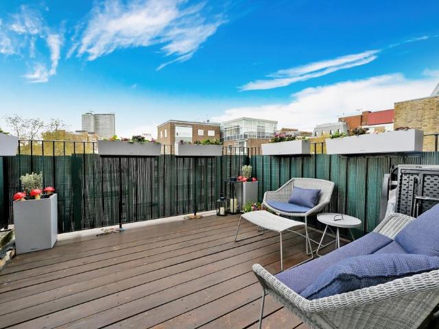 Queen's Gate South Kensington SW7 3 bed duplex to rent £9,100 pcm £2,100 pw