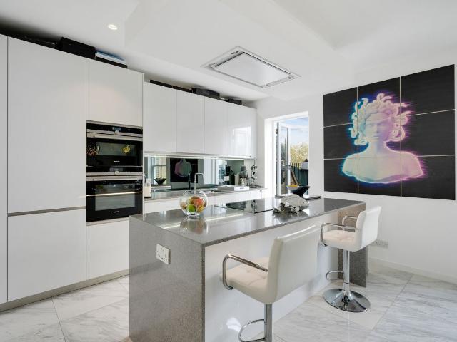 Queens Gate, South Kensington SW7, 3 bed flat to rent, £11,483 pcm | PrimeLocation