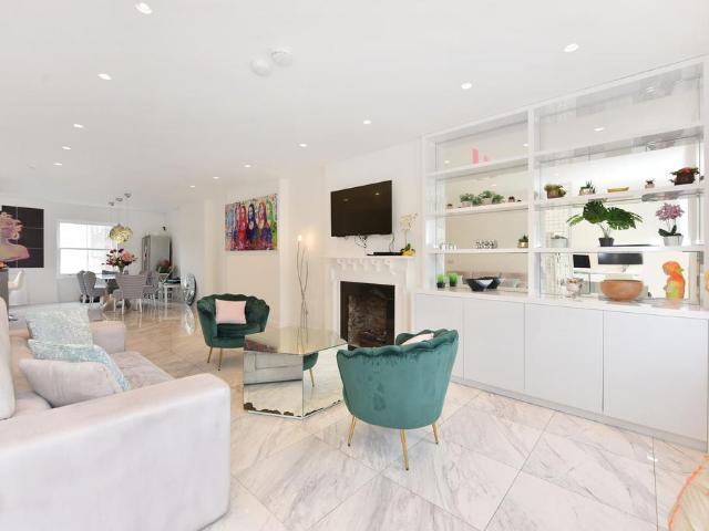 Queen's Gate, SW7 3 bed apartment to rent £9,000 pcm £2,077 pw