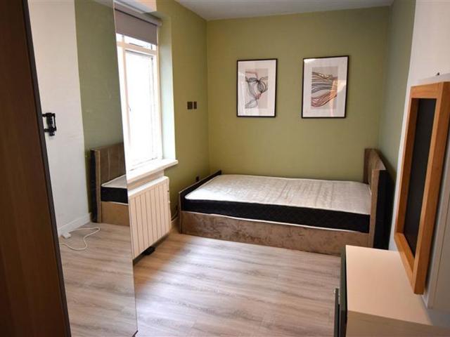 Queen's Gardens W2, Studio to rent, £1,650 pcm | PrimeLocation