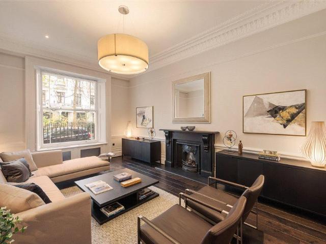 Queen's Gardens, Bayswater, W2 2 bed apartment to rent £5,000 pcm £1,154 pw