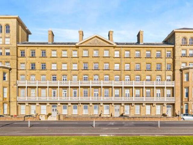 Queens Gardens, Hove, 2 Bedroom Flat