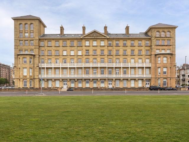 Queens Gardens, Kings House BN3, 1 bed flat to rent, £2,000 pcm | PrimeLocation