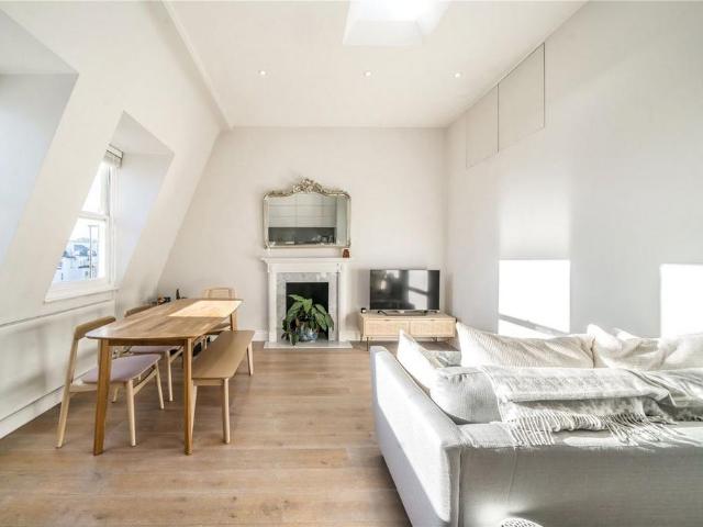 Queens Gardens, London W2 2 bed flat to rent £3,300 pcm £762 pw