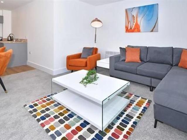 Queens Gardens, Newcastle Under Lyme ST5, 1 bed flat to rent, £1,030 pcm | PrimeLocation