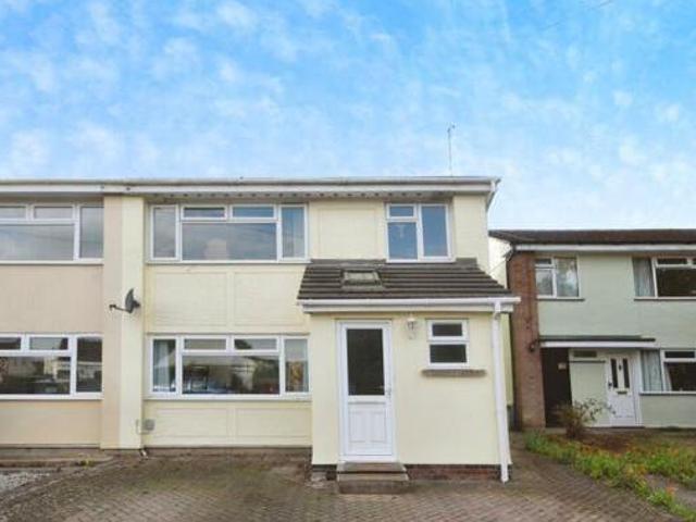 Queens Gardens, Panfield, 3 Bedroom Semi detached