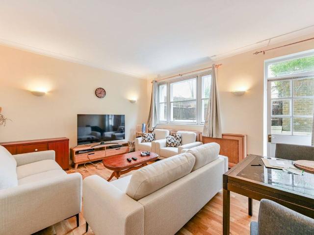 Queens Grove, St John's Wood, London NW8, 2 bed flat to rent, £4,117 pcm | PrimeLocation