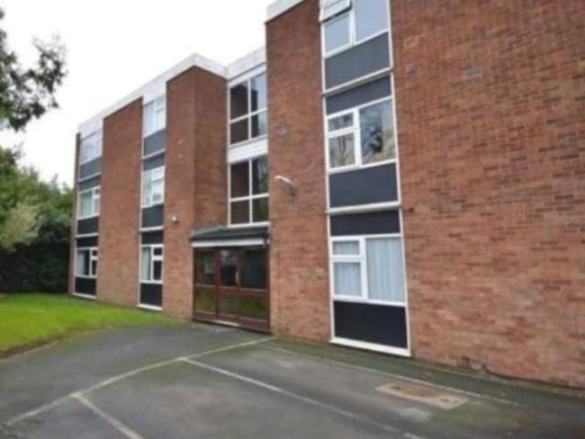 Queens Drive, Greater Manchester. 1 bed flat to rent £1,095 pcm £253 pw