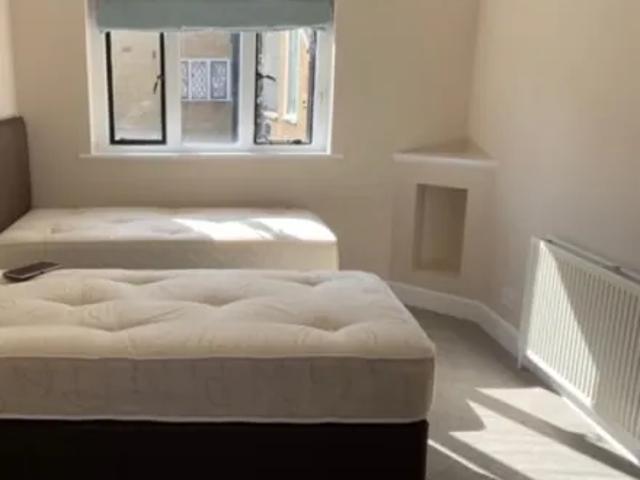 Queens Drive, London, W3 0HF, United Kingdom | 3 bed apartment for rent #154570919 | Rentberry