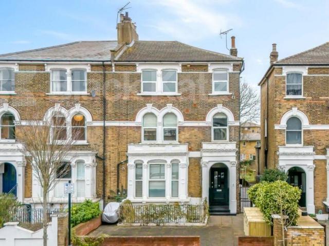 Queens Drive, Finsbury Park N4, 2 bed flat to rent, £2,201 pcm | PrimeLocation