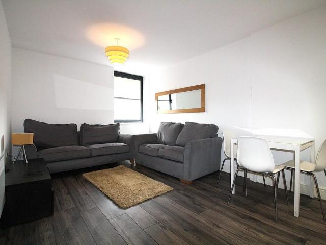 Queens House, 105 Queens Street, S1 1AE 2 bed apartment to rent £1,000 pcm £231 pw