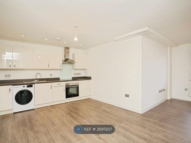 Queens House, Coventry CV1, 1 bed flat to rent, £1,100 pcm | PrimeLocation