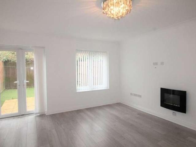 Queens Square, Deckham, Gateshead, NE10