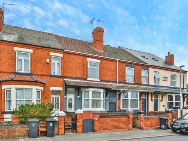 Queens Square, Eastwood, 2 Bedroom Terraced