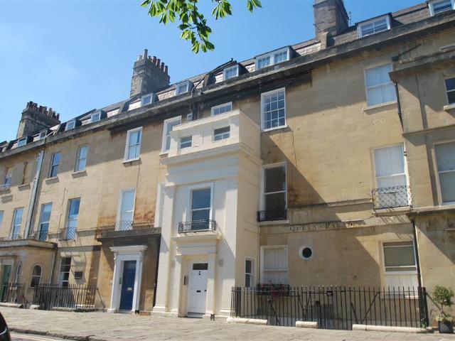 Queens Parade, BATH 2 bed apartment to rent £2,050 pcm £473 pw