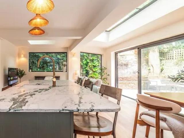 Queen's Park, W9 3DD, United Kingdom | 3 bed apartment for rent #168059861 | Rentberry