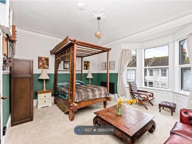 Queens Park Road, Brighton BN2, 1 bed flat to rent, £1,300 pcm | PrimeLocation