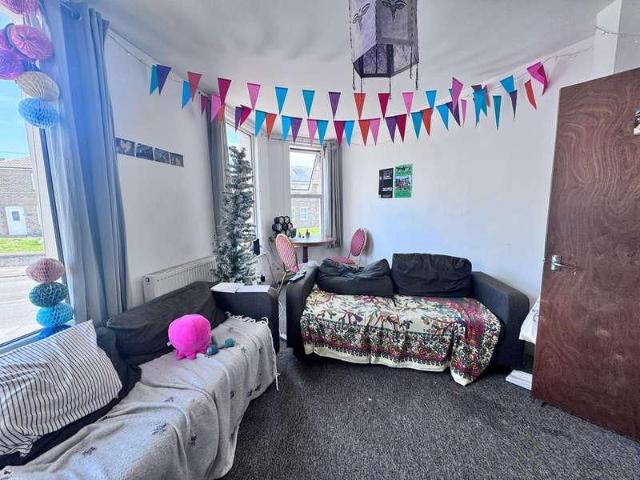 Queens Park Road, Brighton, BN2