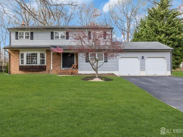 Queens Pl, Old Bridge, Home For Sale