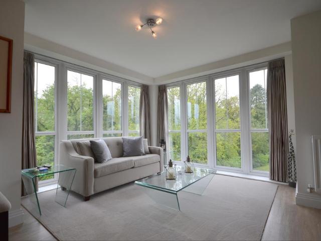 Queens Quarter, London Road. 2 bed flat to rent £1,600 pcm £369 pw