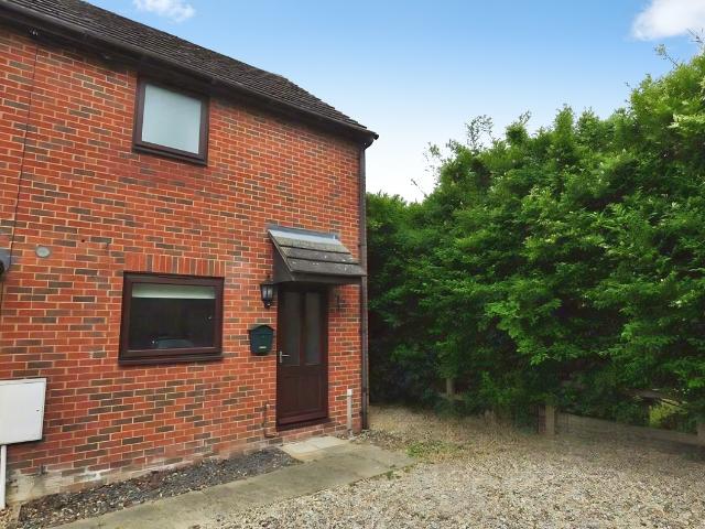 Queens Row, Cambridge CB22, 2 bed end terrace house to rent, £1,350 pcm | PrimeLocation