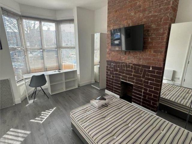 Queens Road 4 bed house share to rent £1,904 pcm £439 pw