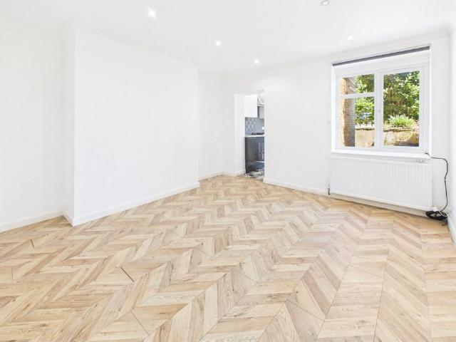 Queens Road, Twickenham, London, TW1