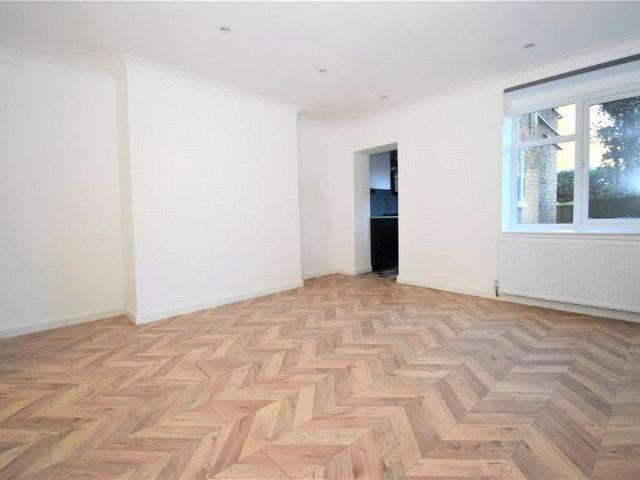 Queens Road, Twickenham, London, TW1