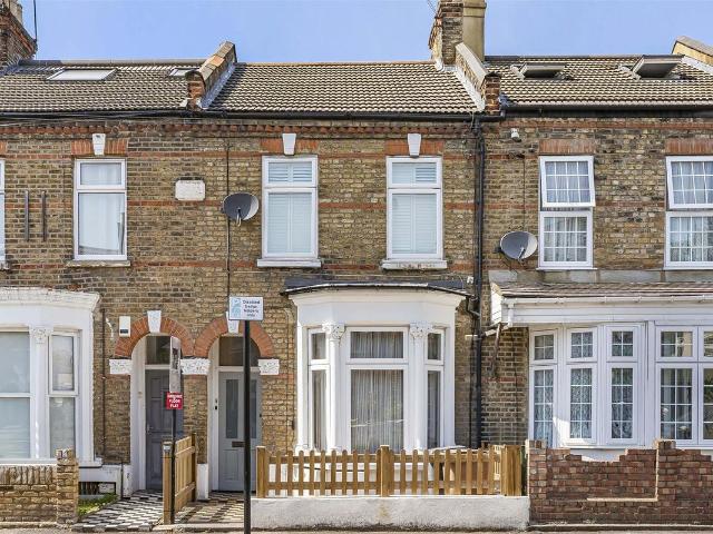 Queens Road, Walthamstow, London E17, 1 bed flat to rent, £1,800 pcm | PrimeLocation