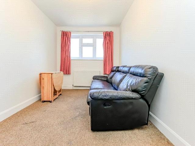 Queens Road, Watford WD17, 1 bed flat to rent, £1,100 pcm | PrimeLocation