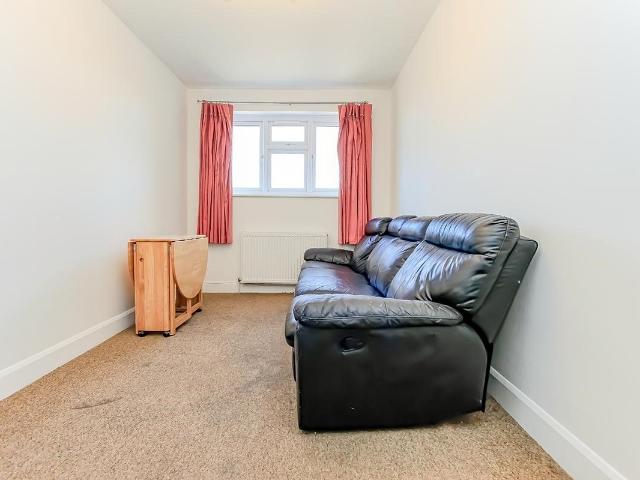 Queens Road, Watford WD17, 1 bed flat to rent, £1,100 pcm | PrimeLocation