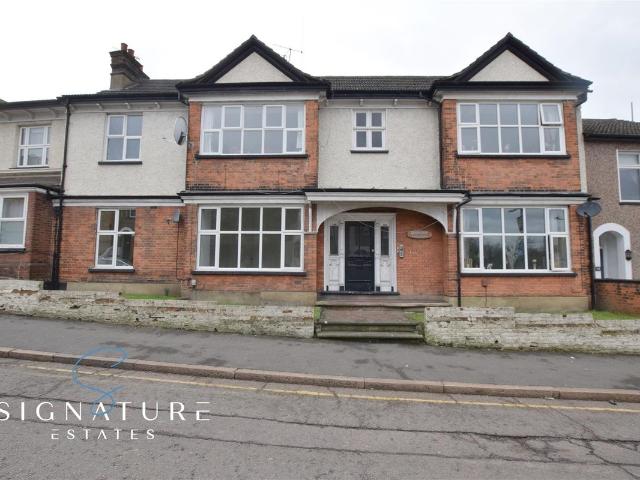Queens Road, Watford WD17, 1 bed flat to rent, £1,300 pcm | PrimeLocation
