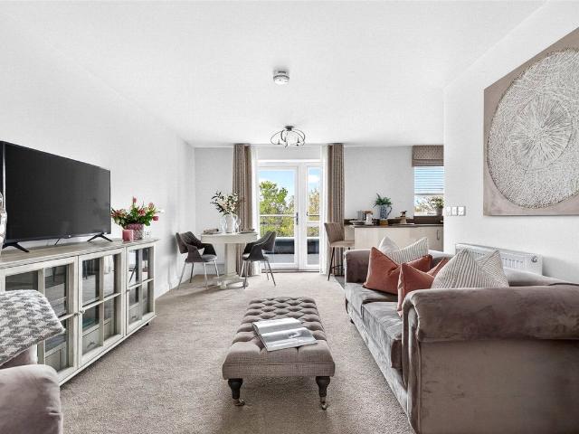 Queens Road, Weybridge, Surrey KT13, 1 bed flat to rent, £3,720 pcm | PrimeLocation