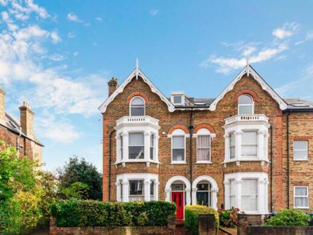 Queens Road, Wimbledon, 2 Bedroom Flat