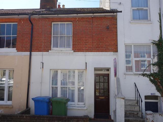 Queens Road, Aldershot GU11, 2 bed terraced house to rent, £1,450 pcm | PrimeLocation