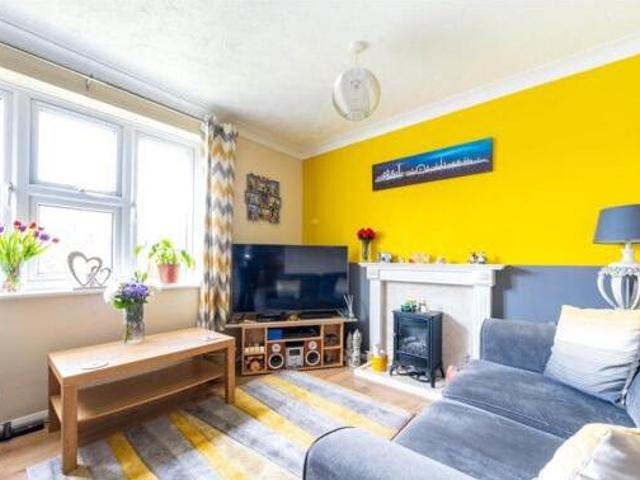 Queens Road, Allington, 2 Bedroom Flat