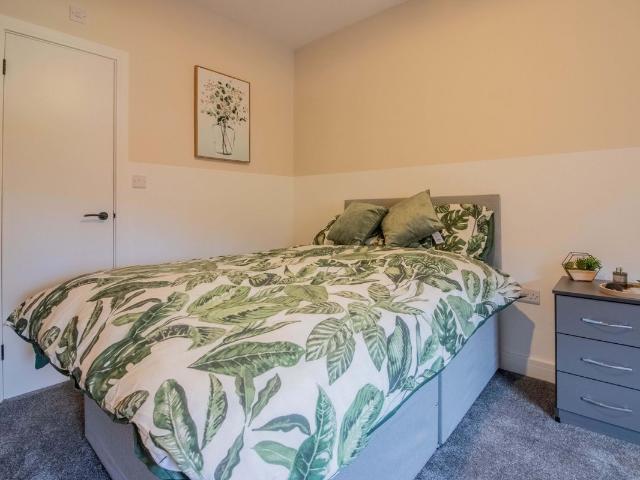Queens Road, Beeston, Nottingham, Nottinghamshire NG9, 1 bed flat to rent, £600 pcm | PrimeLocation