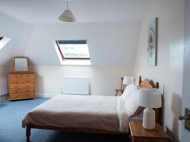 Queens Road, Bournemouth BH2 3 bed property to rent £1,790 pcm £413 pw