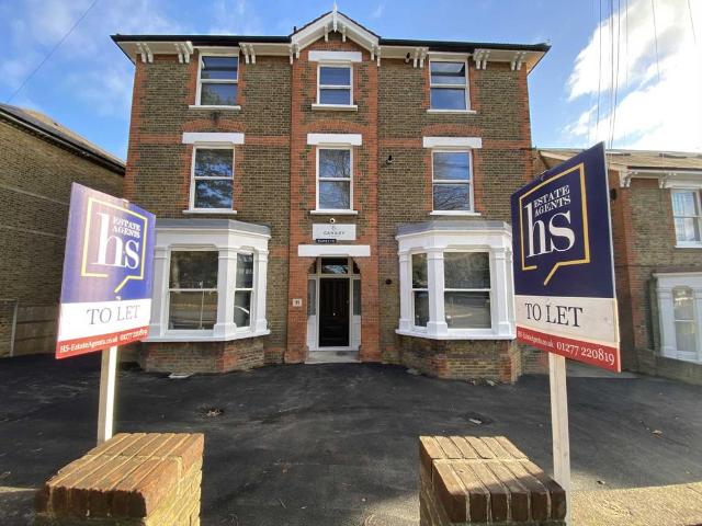 Queens Road, Brentwood CM14 2 bed apartment to rent £1,450 pcm £335 pw