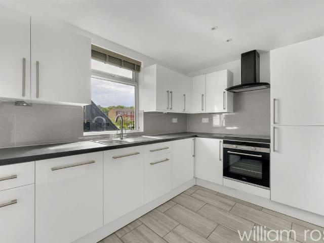 Queens Road, Buckhurst Hill IG9, 1 bed flat to rent, £1,500 pcm | PrimeLocation