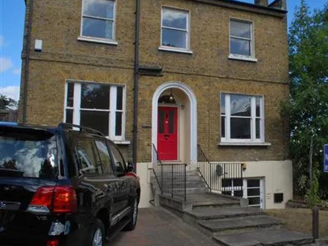 Queen's Road, Buckhurst Hill, IG9 5AT, United Kingdom | 4 bed house for rent #139332830 | Rentberry