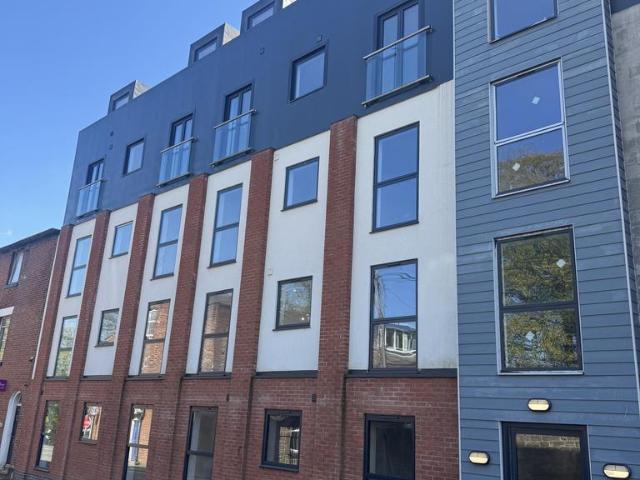Queens Road, Chorley PR7 1 bed flat to rent £1,050 pcm £242 pw