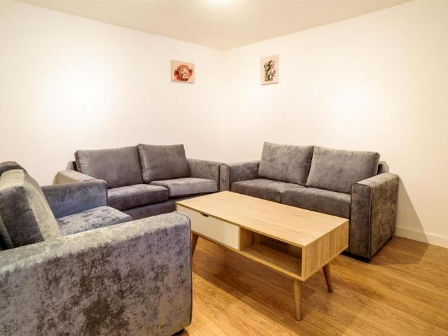Queens Road Copy, Beeston NG9 7 bed house to rent £3,498 pcm £807 pw