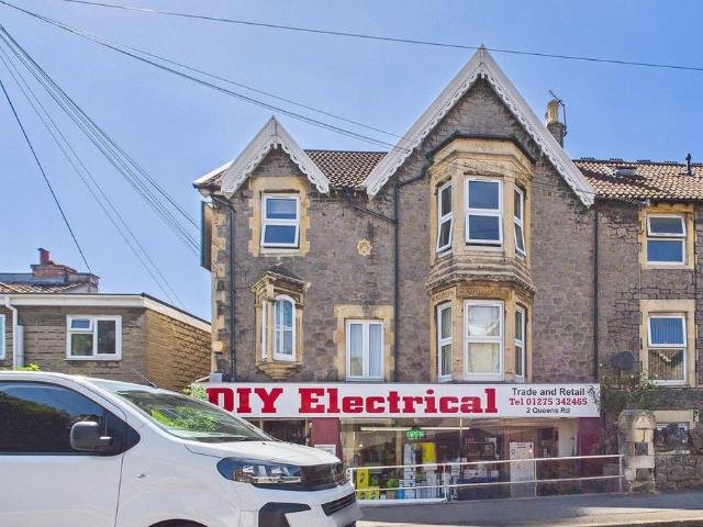 Queens Road, Clevedon 2 bed flat to rent £1,295 pcm £299 pw