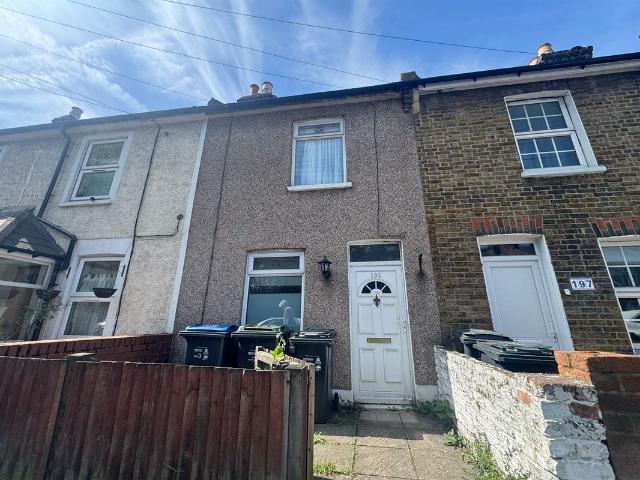 Queens Road CR0, 2 bed flat to rent, £2,000 pcm | PrimeLocation