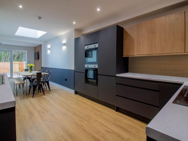 Queens Road East, Nottingham NG9, 6 bed shared accommodation to rent, £3,360 pcm | PrimeLocation