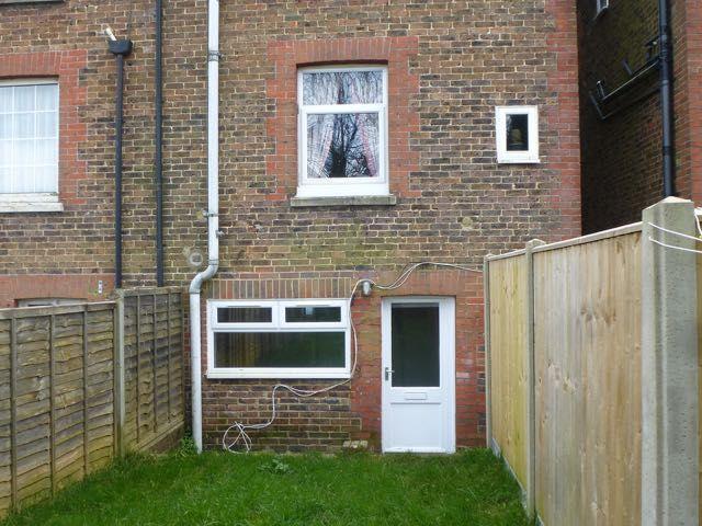 Queens Road, East Grinstead RH19, 1 bed flat to rent, £1,100 pcm | PrimeLocation