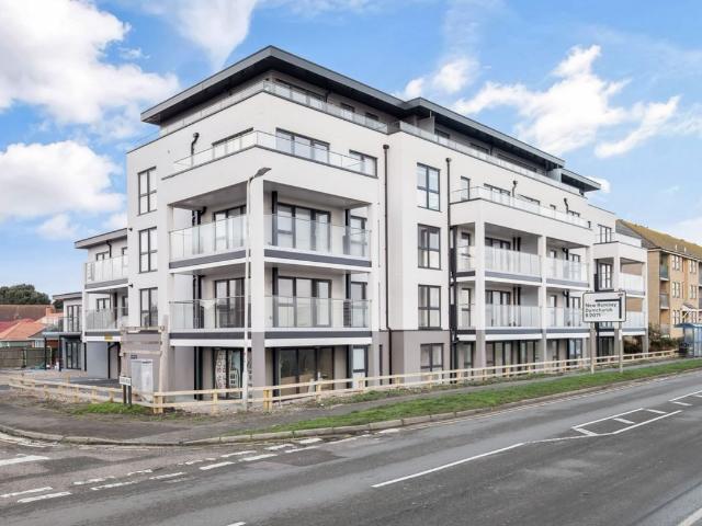 Queens Road, Grand Parade TN28, 2 bed flat to rent, £1,200 pcm | PrimeLocation