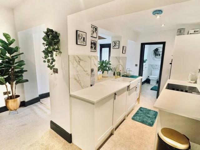 Queens Road, Hodthorpe S80, 3 bed semi detached house to rent, £1,200 pcm | PrimeLocation