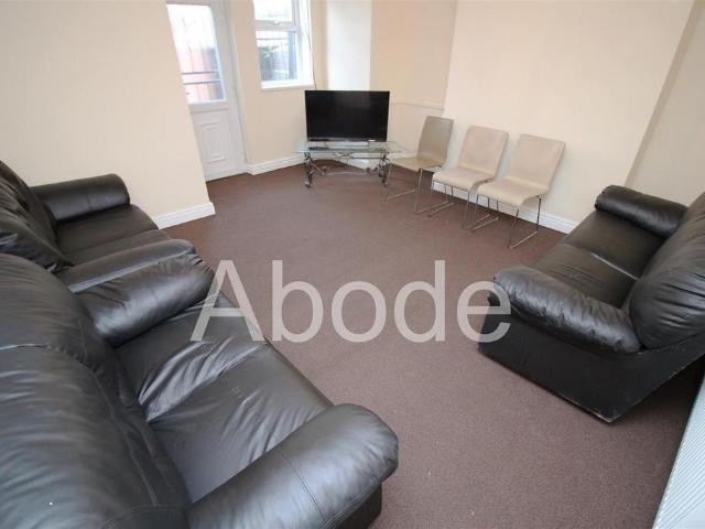 Queens Road, Hyde Park, Leeds 6 bed house to rent £4,160 pcm £960 pw